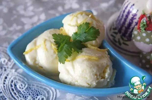 "Zijde"-ijs gemaakt van olijfolie is een absoluut geweldig, ongewoon, ongewoon dessert uit de mediterrane keuken!