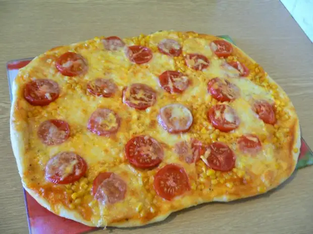 Fremragende pizzadej (italiensk yndlingsopskrift) + tonsvis af toppings!