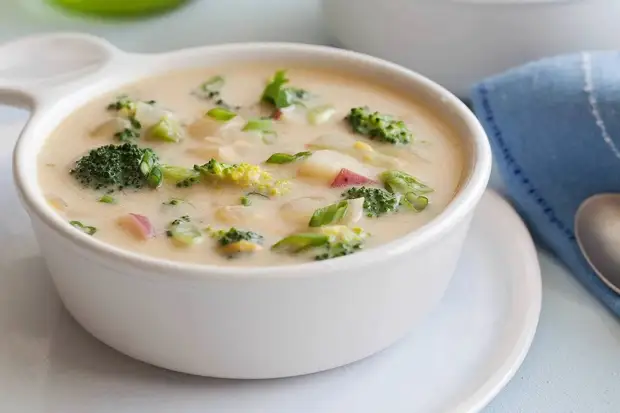 brócolis cremoso e sopa de peito