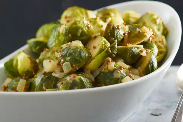 nilagang brussels sprouts