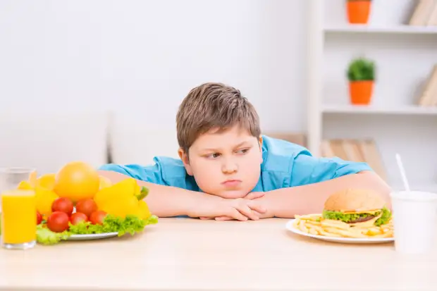 عادات الأكل السيئة منذ الطفولة