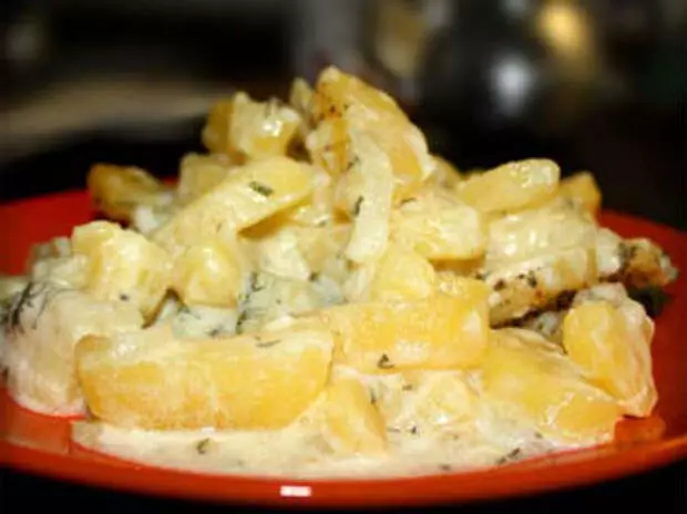 Filé de frango com batata é um prato delicioso tão fácil quanto descascar peras ...