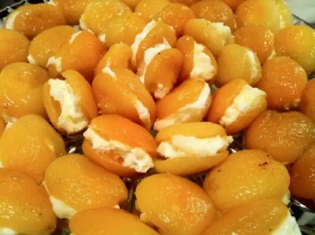stuffed qhuav apricots