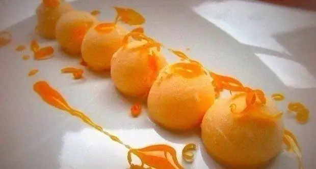 Simpleönekeý mandarin doňdurma resepti Täze ýyl saçagy üçin ajaýyp pikirdir!