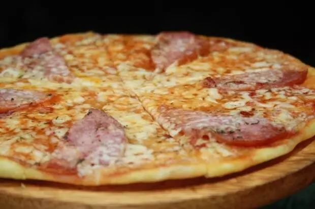 پیتزا در مایکروویو در 5 دقیقه