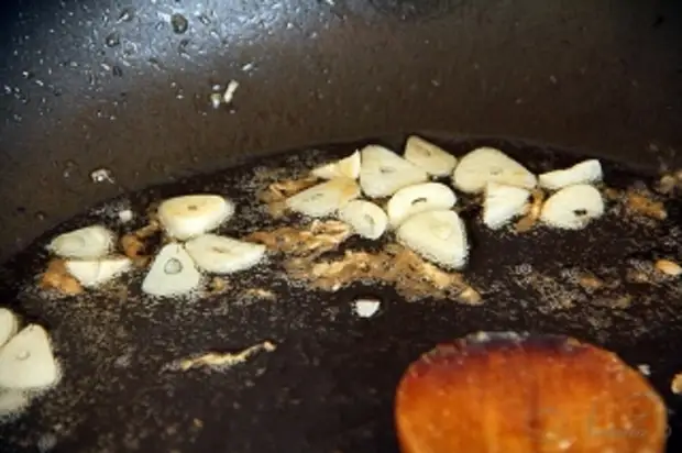 Kuracie mäso s arašidmi