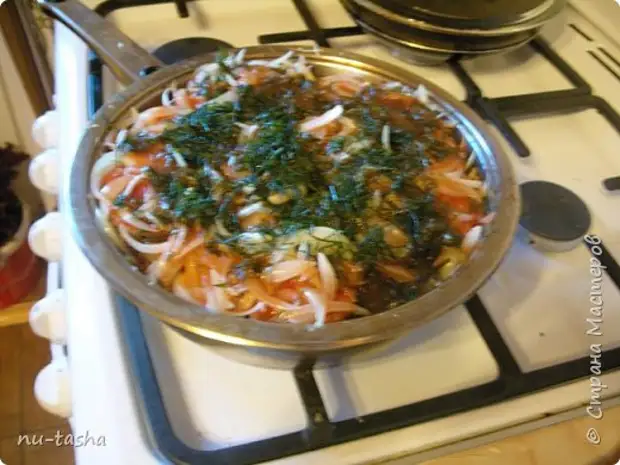 Koken Masterklasse Kulinêr resept Gestoofde fisk mei kool yn tomatensap Itenprodukten foto 11