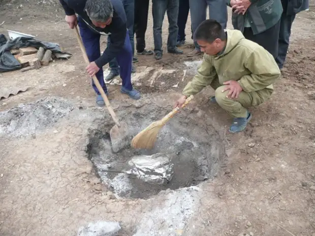 रशियन प्रदेशातील 8 स्वादिष्ट पदार्थ