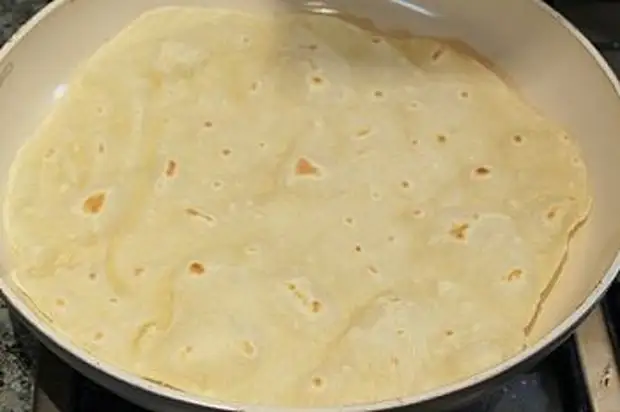 ਇੱਕ ਪੈਨ ਵਿੱਚ Lavash: ਮਾਸਟਰ ਕਲਾਸ