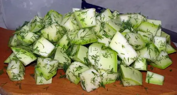 Zucchini "Munsi y'amata" nindirimbo, ntabwo ari appetizer