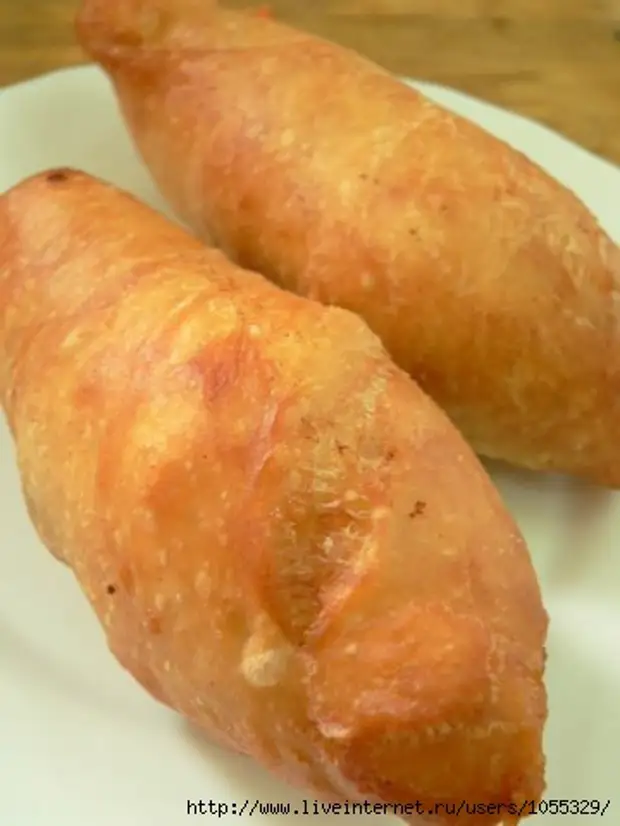 Célèbres tartes au foie d'Orsk à base de pâte