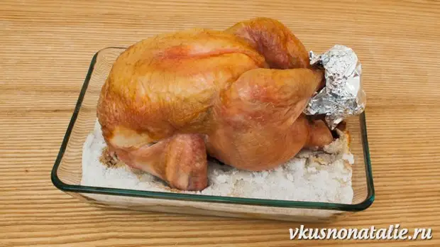 v troubě pečené kuře na soli