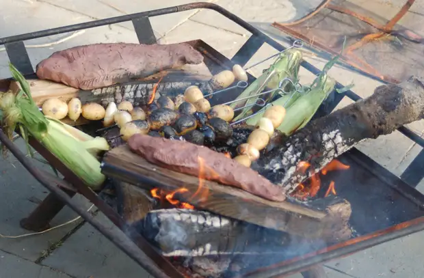 Alternativa a los kebabs: recetas de platos al fuego.