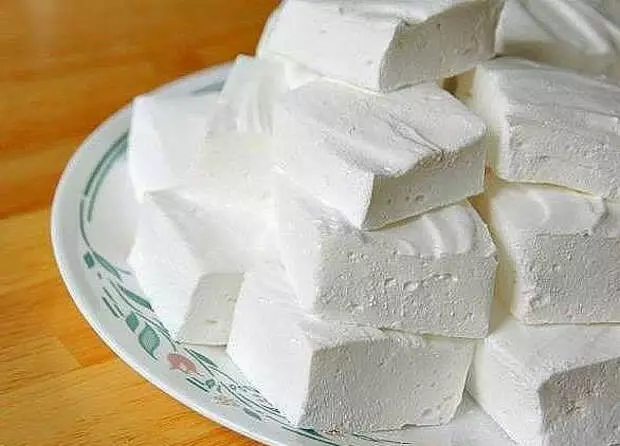 Bu iştahaaçan aşağı kalorili marshmallow fit saxlayanlar üçün mükəmməl yeməkdir!