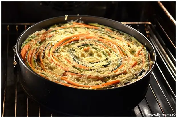 Resep langkah demi langkah untuk pai zucchini dan wortel
