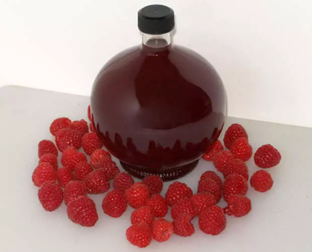 I-raspberry liqueur yephathi yomphefumulo