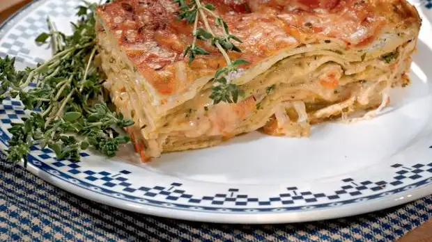 lasagna ອ່ອນໆກັບຜັກກາດອ່ອນ