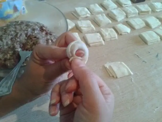 Modh láimhe an-tapa chun dumplings a dhealú: máistir-rang