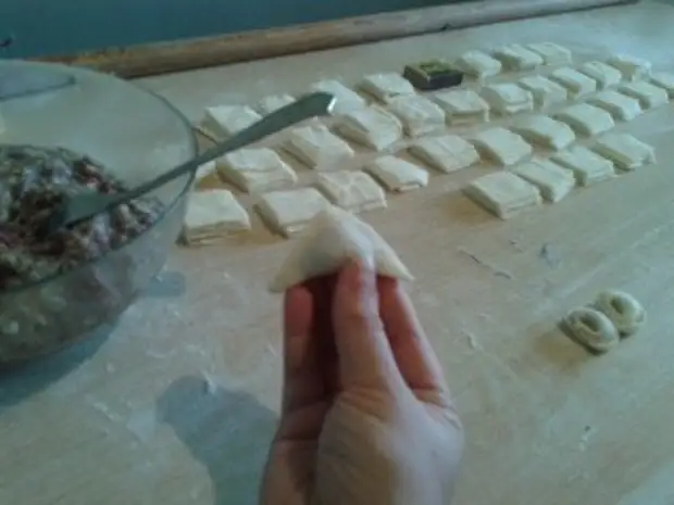 Modh láimhe an-tapa chun dumplings a dhealú: máistir-rang