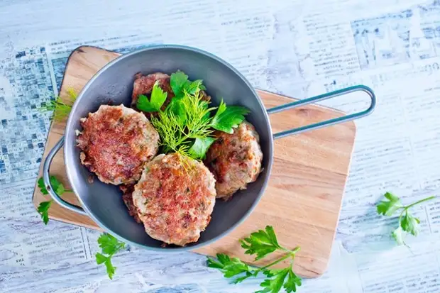 Cutlets dina cara anyar: 5 resep anjeun kedah nyobian