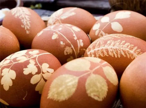Paskalya yumurtalarını süslemek