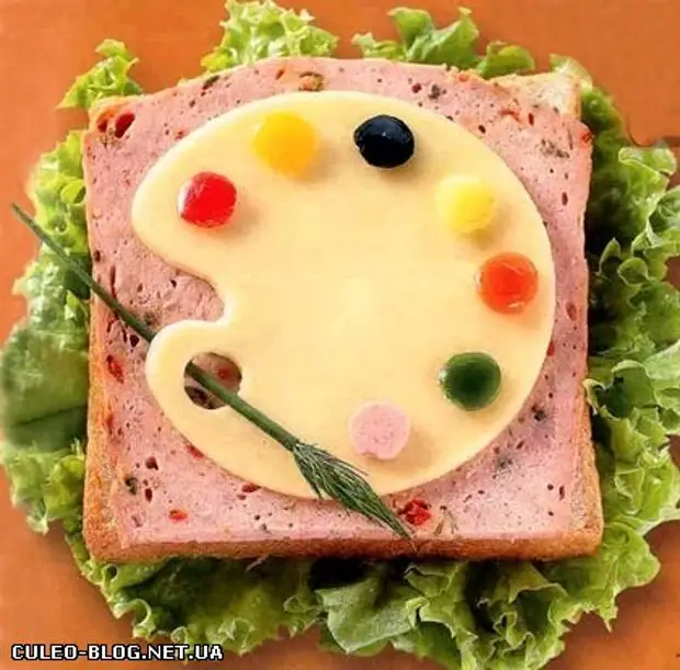 How to make sandwiches festively