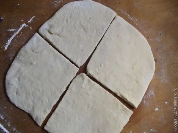 tortas quadradas com ervilhas