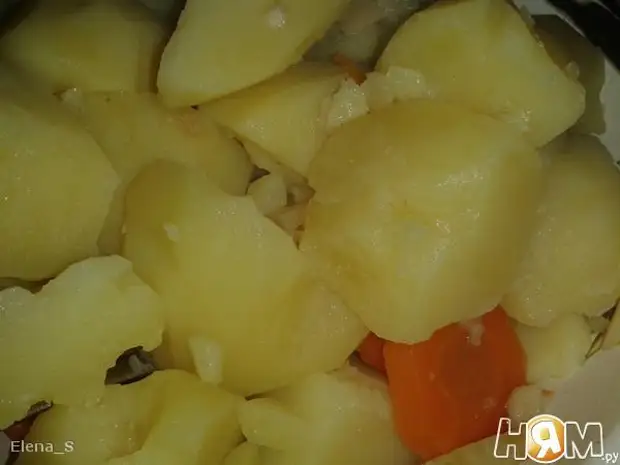 মটর এবং sauerkraut সঙ্গে পাউন্ড স্যুপ