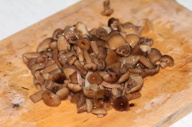Винегрет со солени печурки