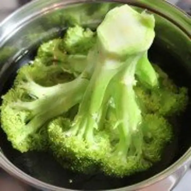 casserole Broccoli ជាមួយផ្សិតនិងឈីស - ជំហានទី 1