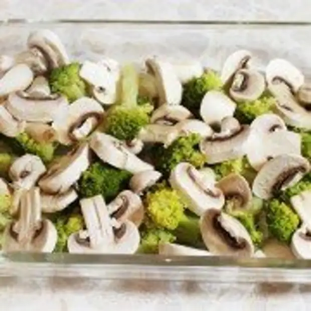 casserole Broccoli ជាមួយផ្សិតនិងឈីស - ជំហានទី 3