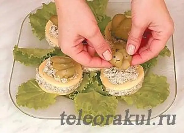 චීස් සමග Sprat rosettes