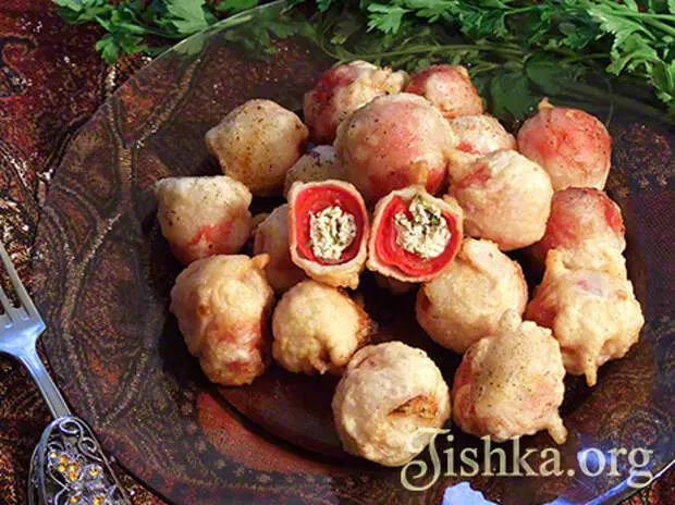 Tomate pakorak gazta batekin