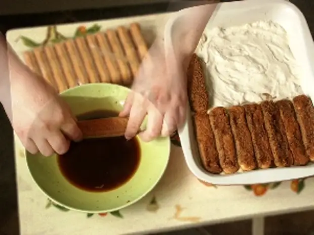 Schrëtt fir Schrëtt Tiramisu Rezept mat Fotoen