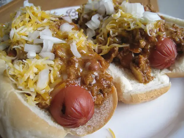 Hot dogs oriġinali minn madwar id-dinja