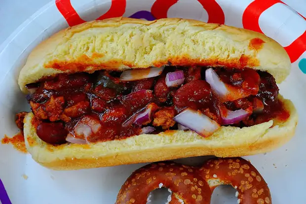 Hot dogs oriġinali minn madwar id-dinja