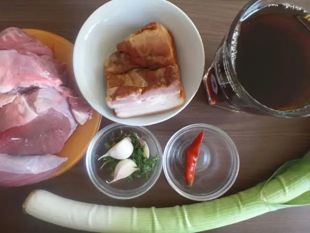 Víkendový recept: Hovädzie dusené na čiernom pive s bylinkami