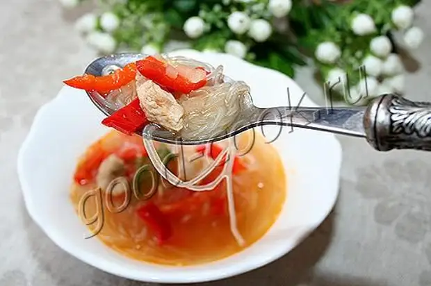 soup with bell pepper and rice noodles (funchose)