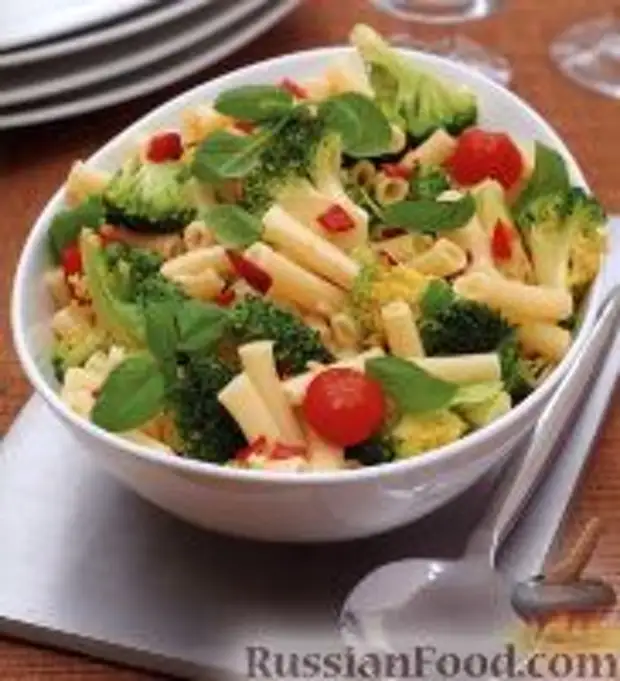 Picha ya mapishi: Pasta na nyanya na broccoli