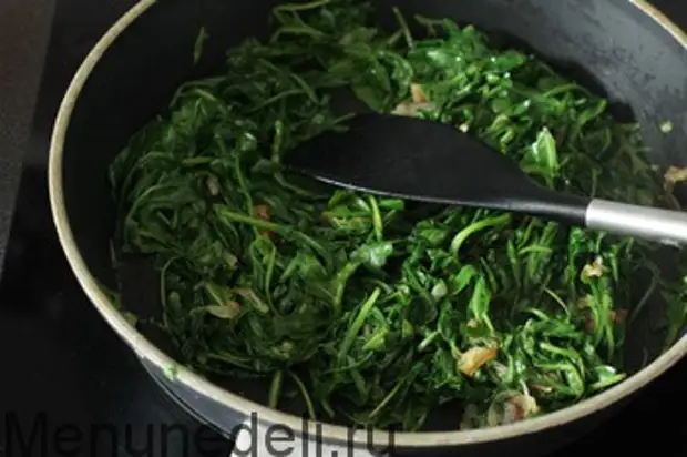 Arugula va pastırma bilan kish