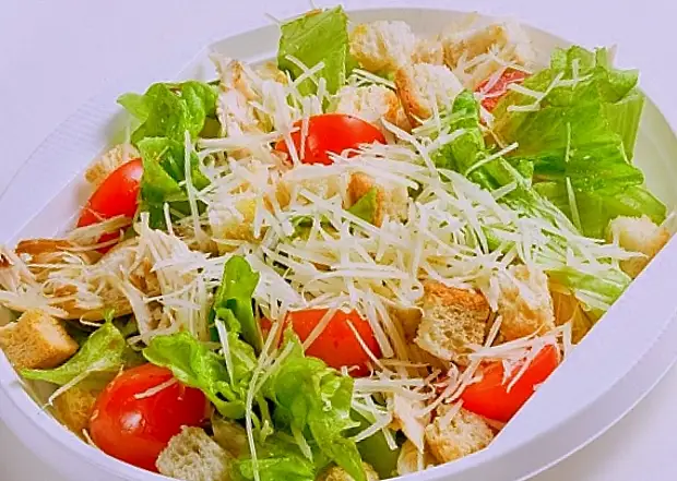 salat-cezar-s-kuricej-recept