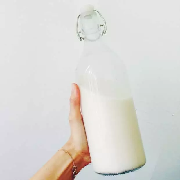 Sådan laver du nøddemælk