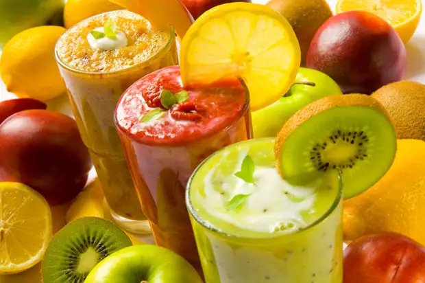 Smoothies: 10 sanaj receptoj