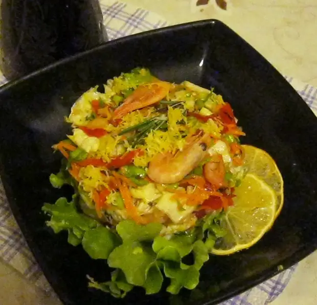 Saladi ya masamba a Shrimp