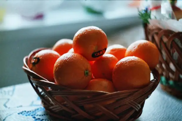 tangerines a cikin microwave