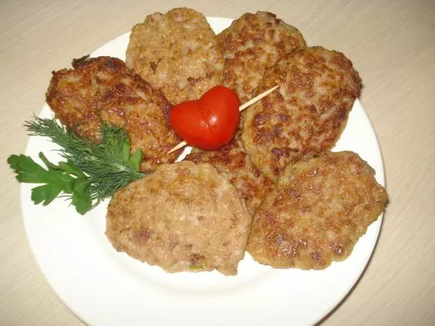 Meat pancakes - kudzokorodza kana "kuda kuziva hakusi kukanganisa" ...