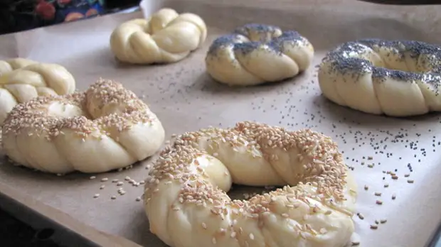 Simits - Turkish bagels