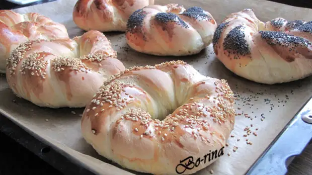 Simits - Turkish bagels