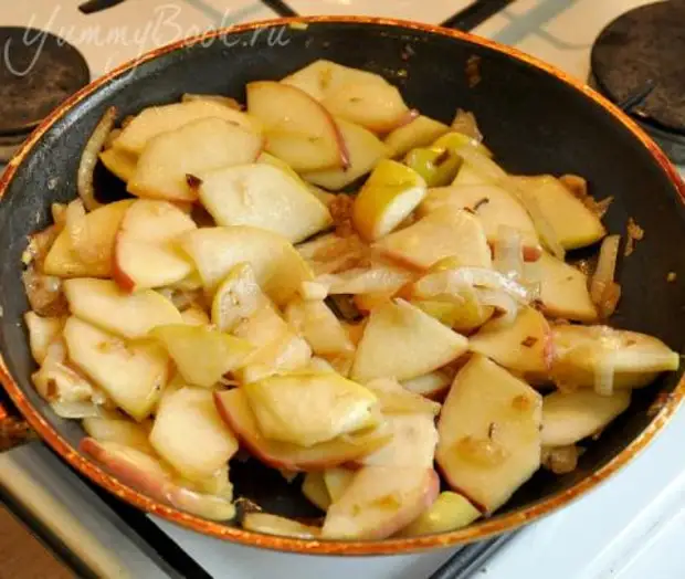 Adie fillet pẹlu apples