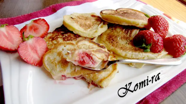 Çiyələk ilə pancake